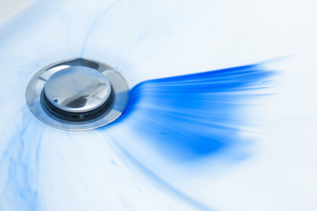 How To Get Hair Dye Off The Sink Or Tub Detailed Guide Beezzly