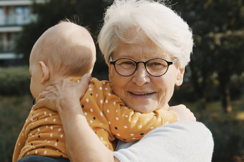 Toxic Grandparent Checklist: 15 Signs That It’s Already a Problem – Beezzly